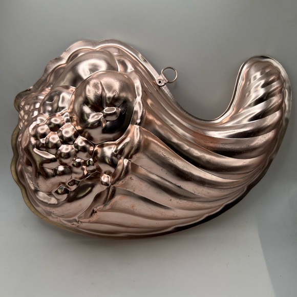 Kitchen | Vintage Cornucopia Pink Metal Mold | Poshmark